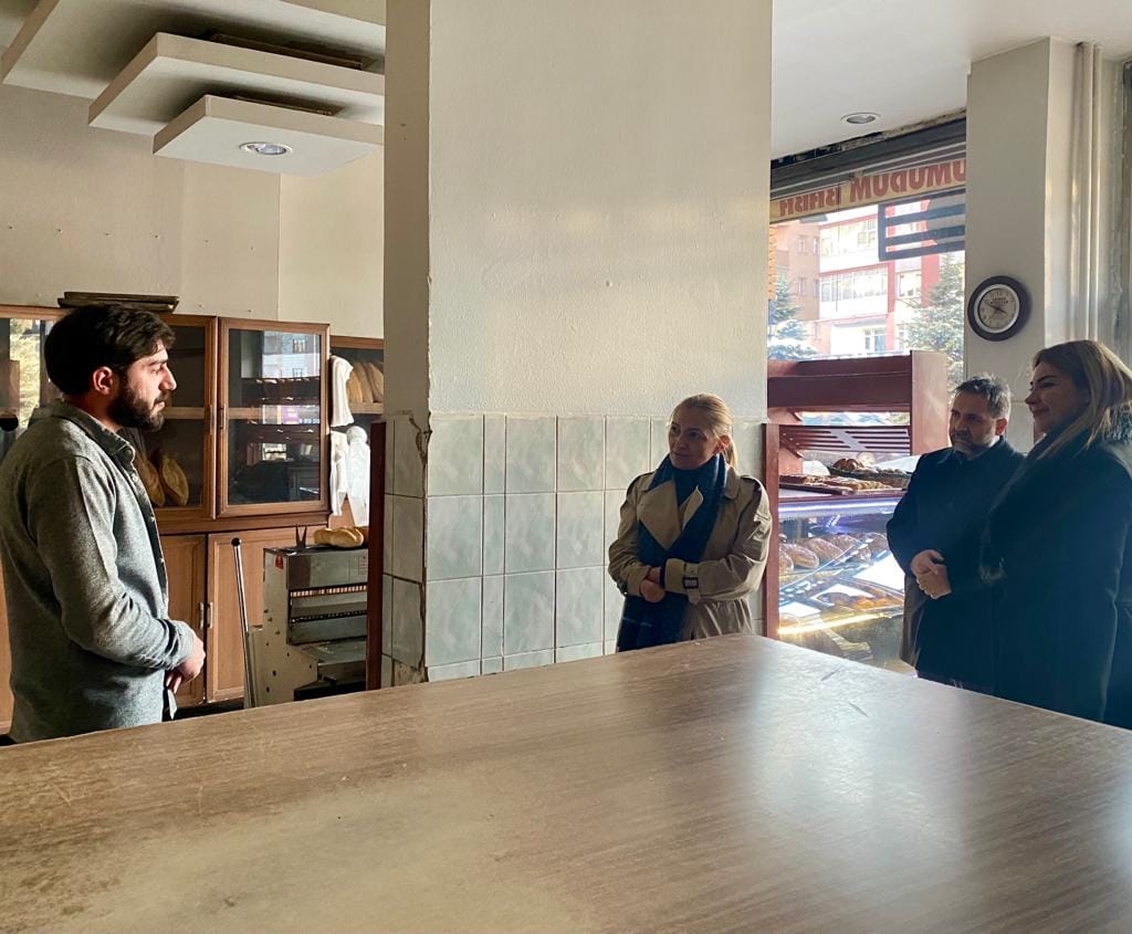 Terminal Caddesi’ndeki esnafımız ve genç kardeşlerimizle bir araya ...