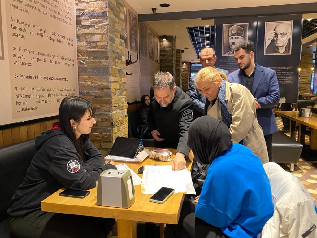 Terminal Caddesi’ndeki esnafımız ve genç kardeşlerimizle bir araya ...